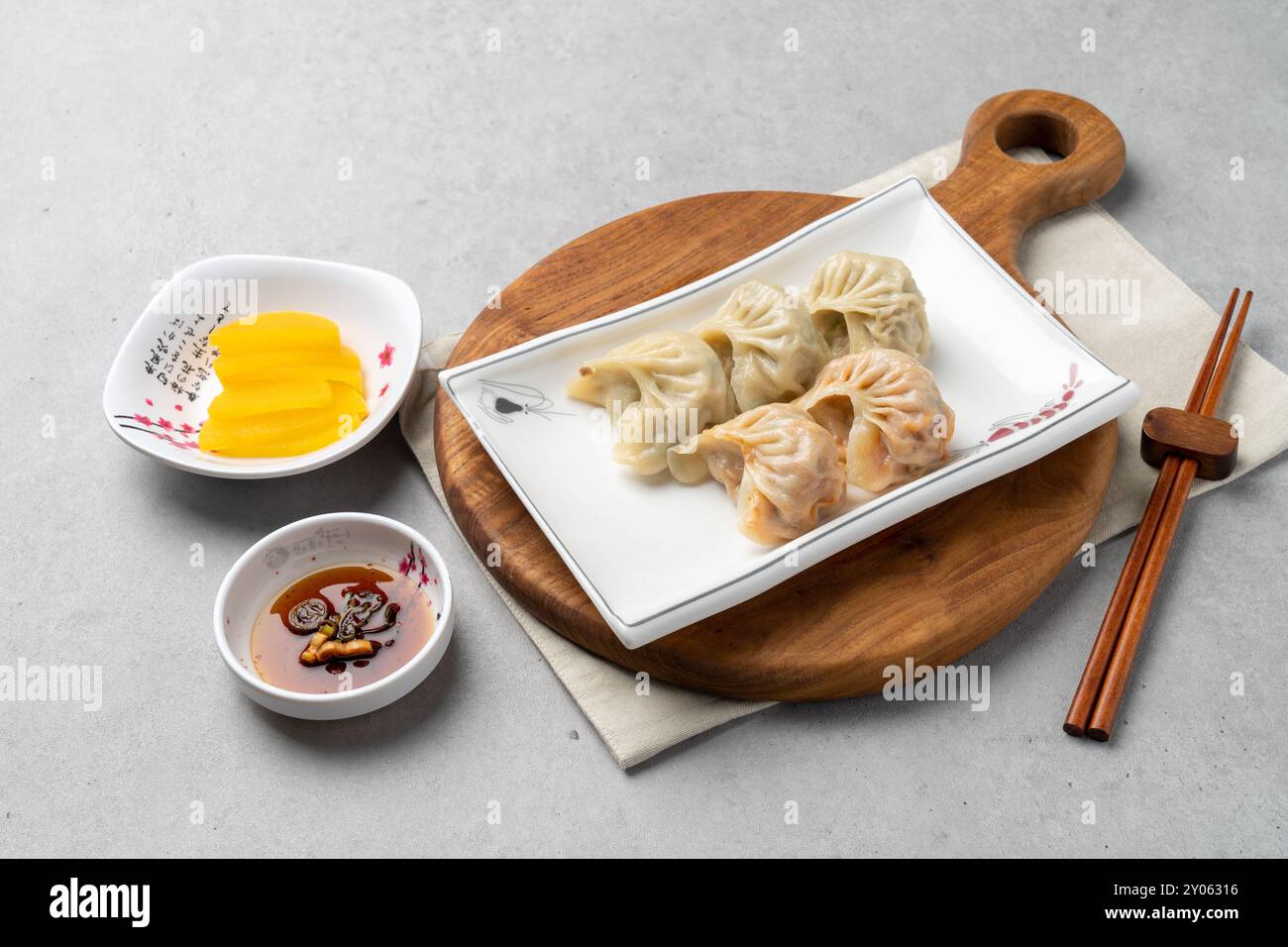 Galbi-tang, Seolleong-tang, Naju-gom-tang, Yukgaejang, Bibim-myeon ...