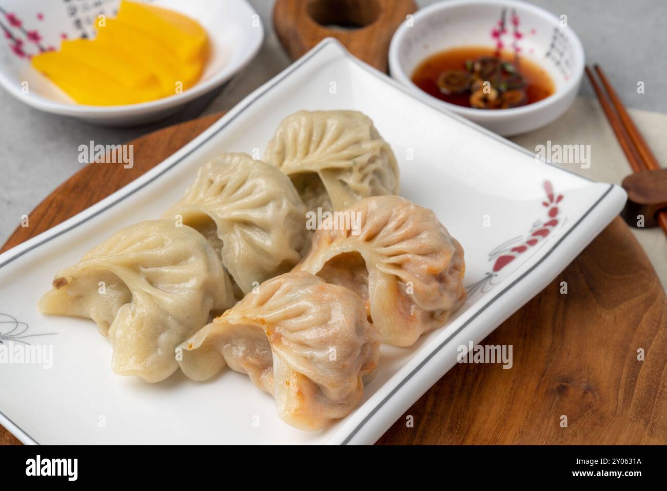 Galbi-tang, Seolleong-tang, Naju-gom-tang, Yukgaejang, Bibim-myeon ...