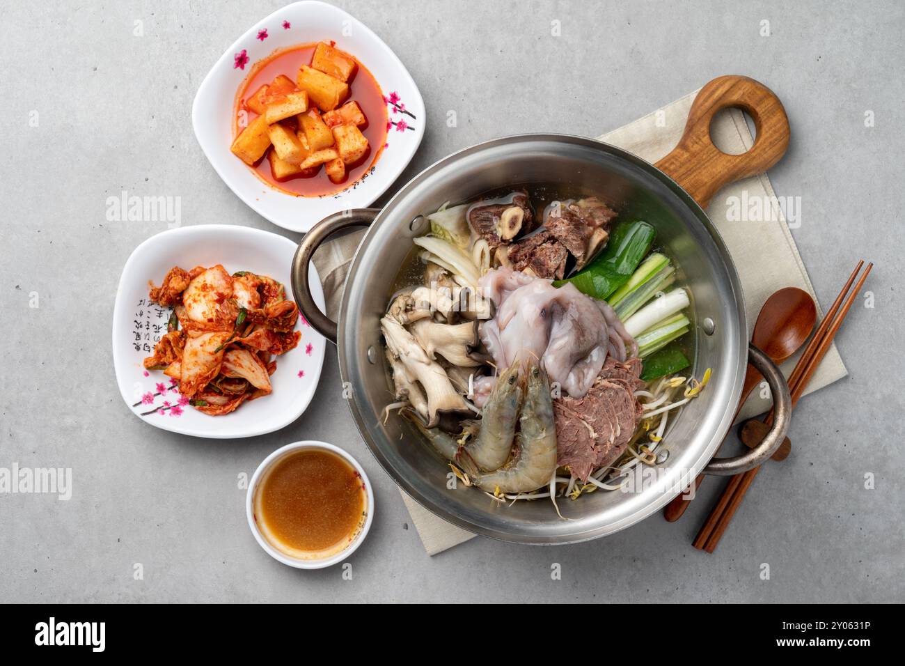 Galbi-tang, Seolleong-tang, Naju-gom-tang, Yukgaejang, Bibim-myeon ...