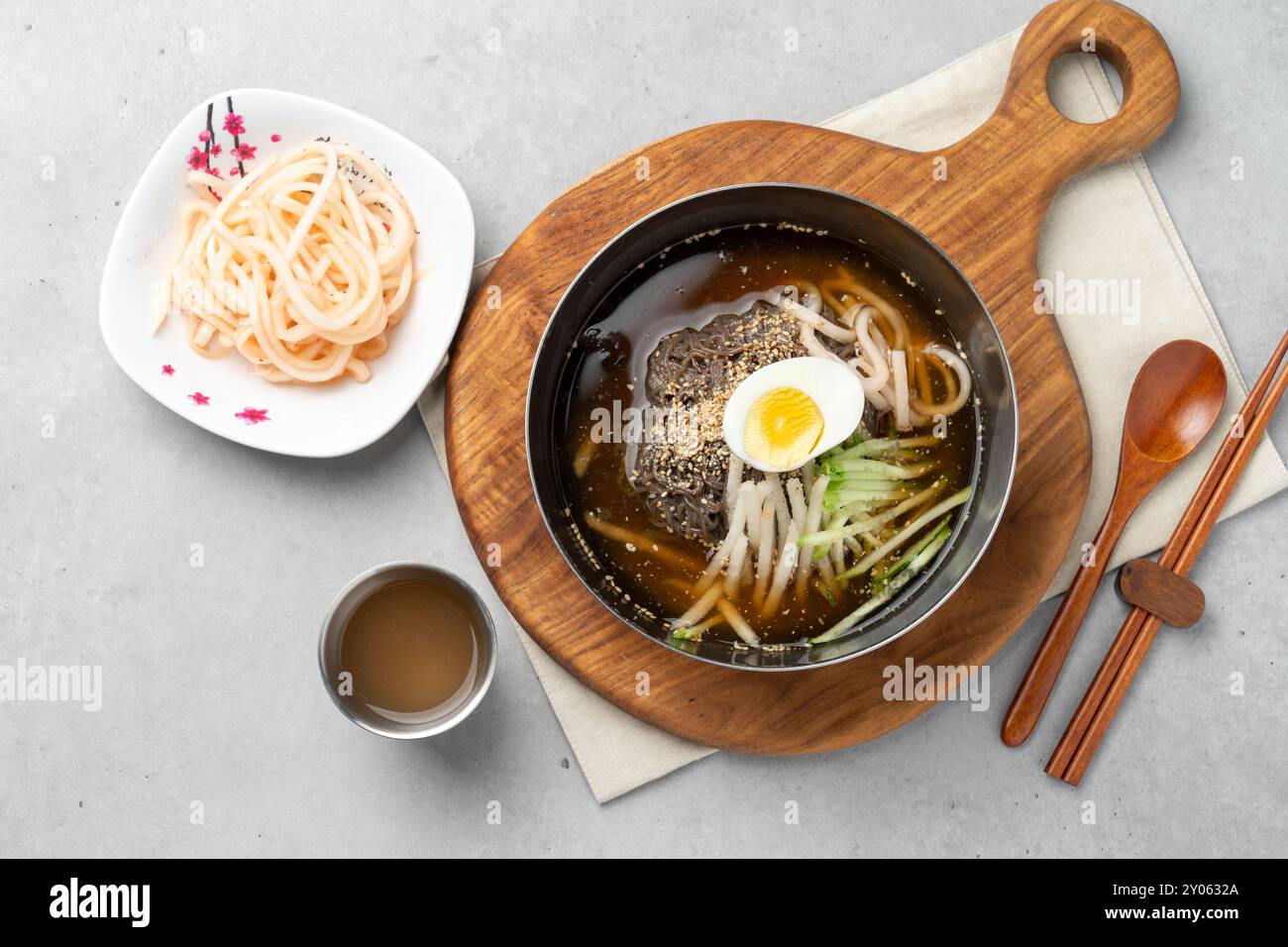 Galbi-tang, Seolleong-tang, Naju-gom-tang, Yukgaejang, Bibim-myeon ...