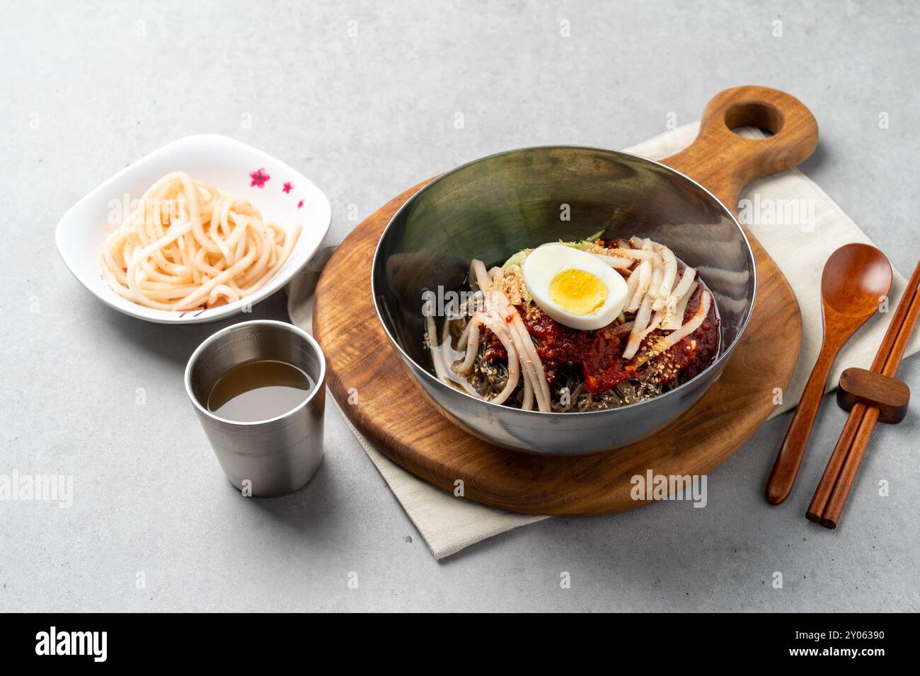 Galbi-tang, Seolleong-tang, Naju-gom-tang, Yukgaejang, Bibim-myeon ...