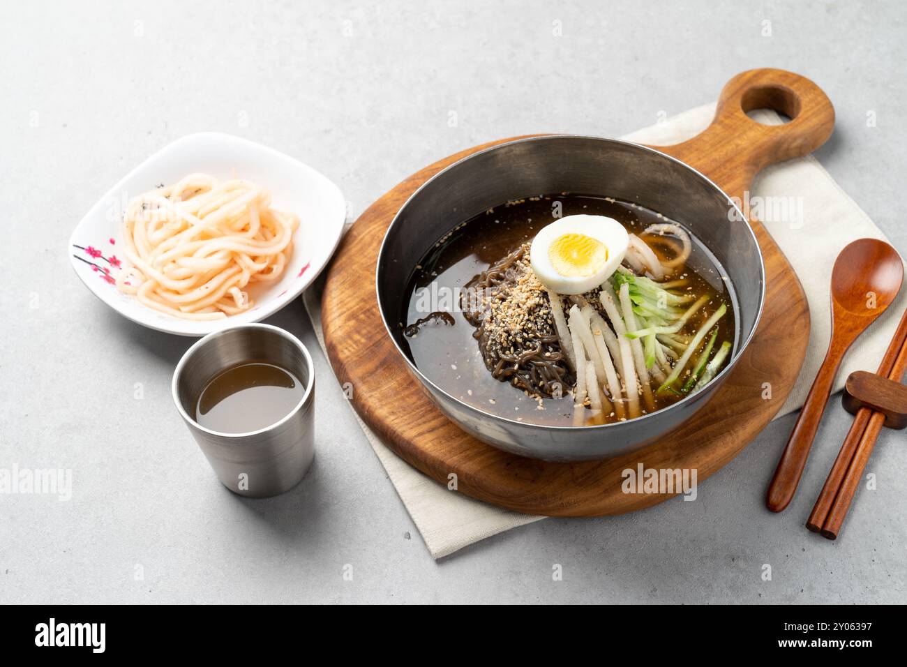 Galbi-tang, Seolleong-tang, Naju-gom-tang, Yukgaejang, Bibim-myeon ...