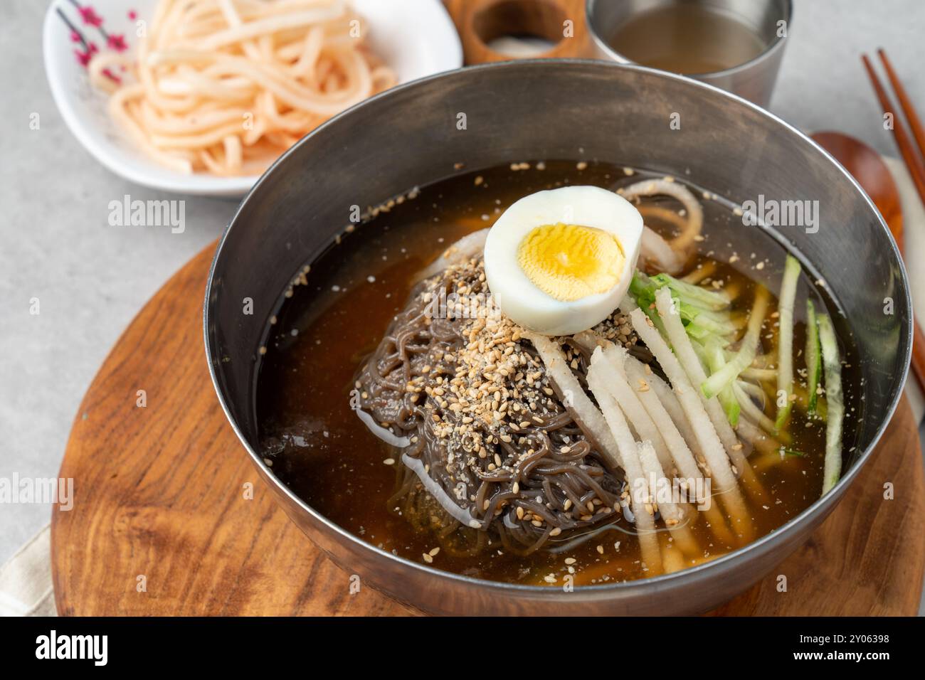 Galbi-tang, Seolleong-tang, Naju-gom-tang, Yukgaejang, Bibim-myeon ...