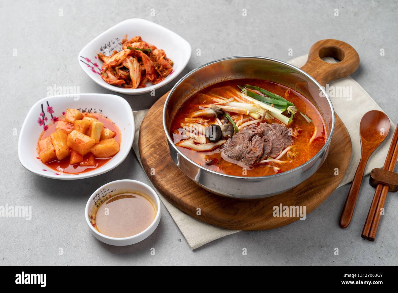 Galbi-tang, Seolleong-tang, Naju-gom-tang, Yukgaejang, Bibim-myeon ...