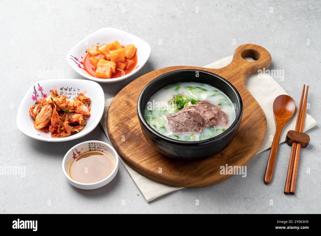 Galbi-tang, Seolleong-tang, Naju-gom-tang, Yukgaejang, Bibim-myeon ...