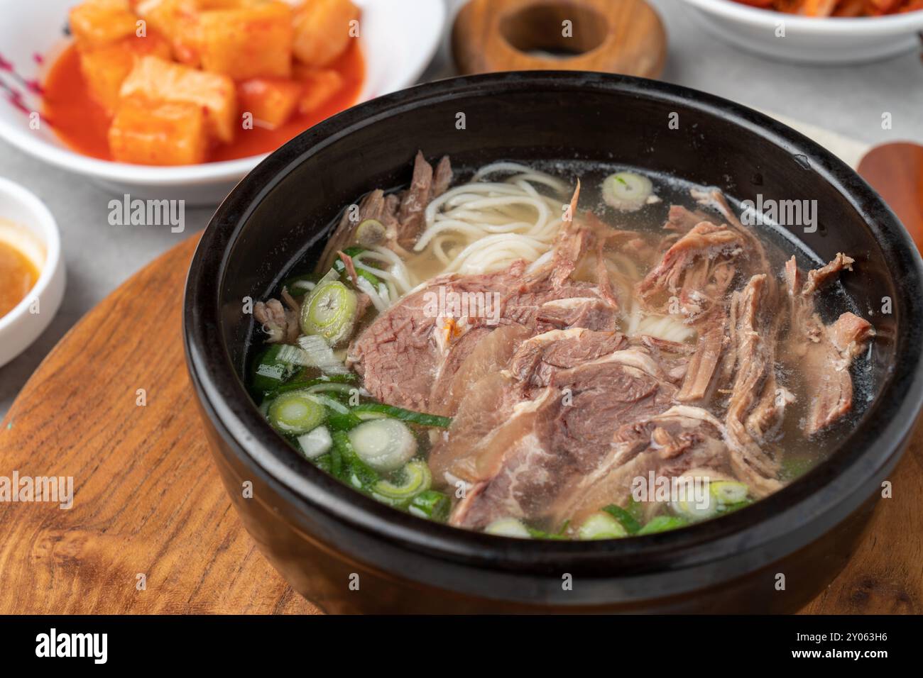 Galbi-tang, Seolleong-tang, Naju-gom-tang, Yukgaejang, Bibim-myeon ...