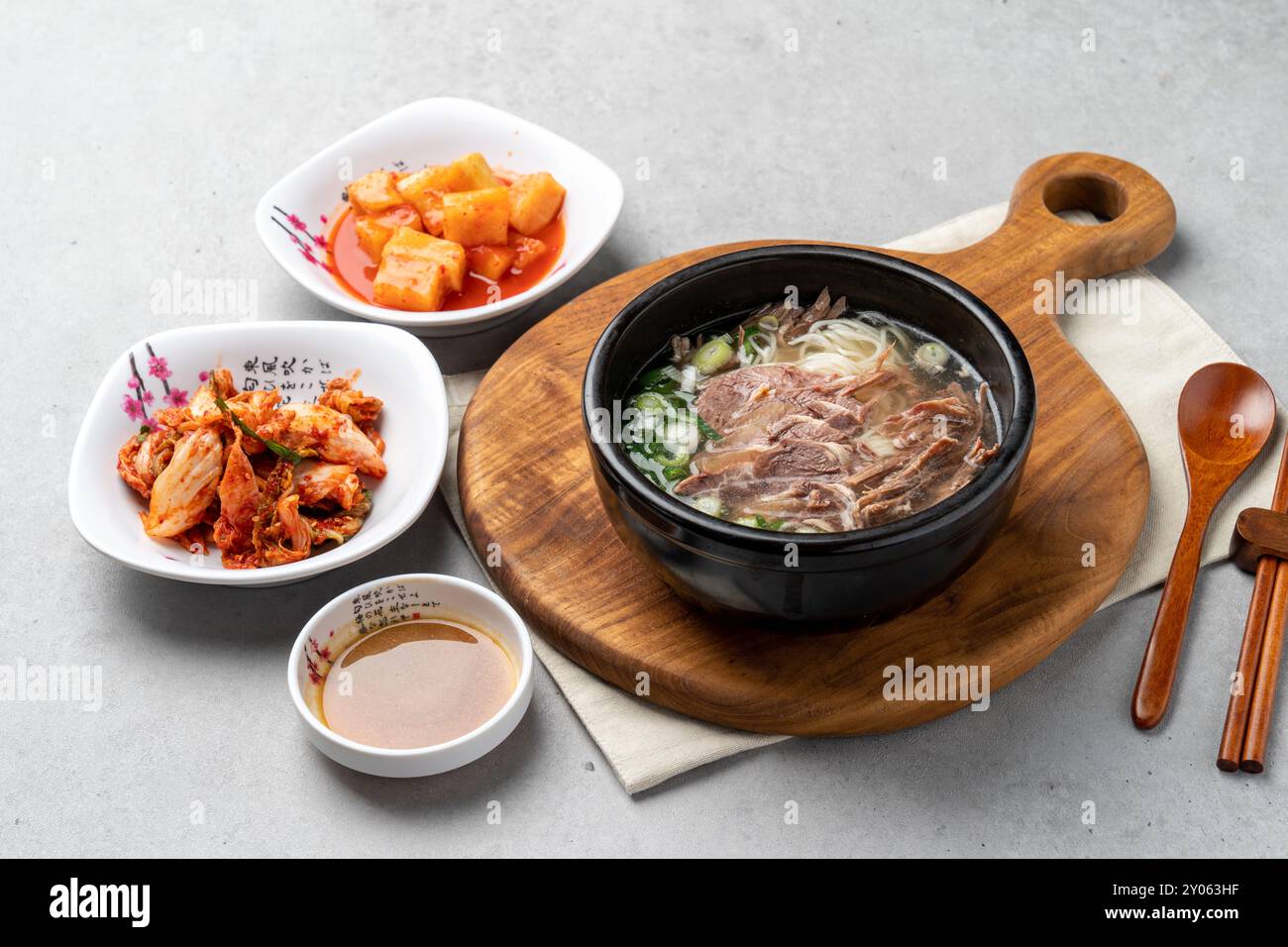 Galbi-tang, Seolleong-tang, Naju-gom-tang, Yukgaejang, Bibim-myeon ...