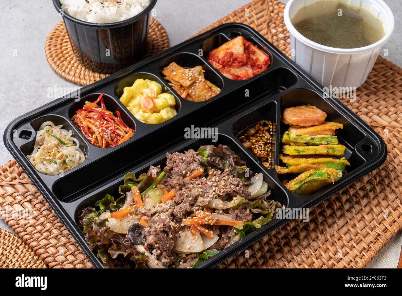 Stir-fried spicy pork, set meal, squid, pork belly, bulgogi, beef ...