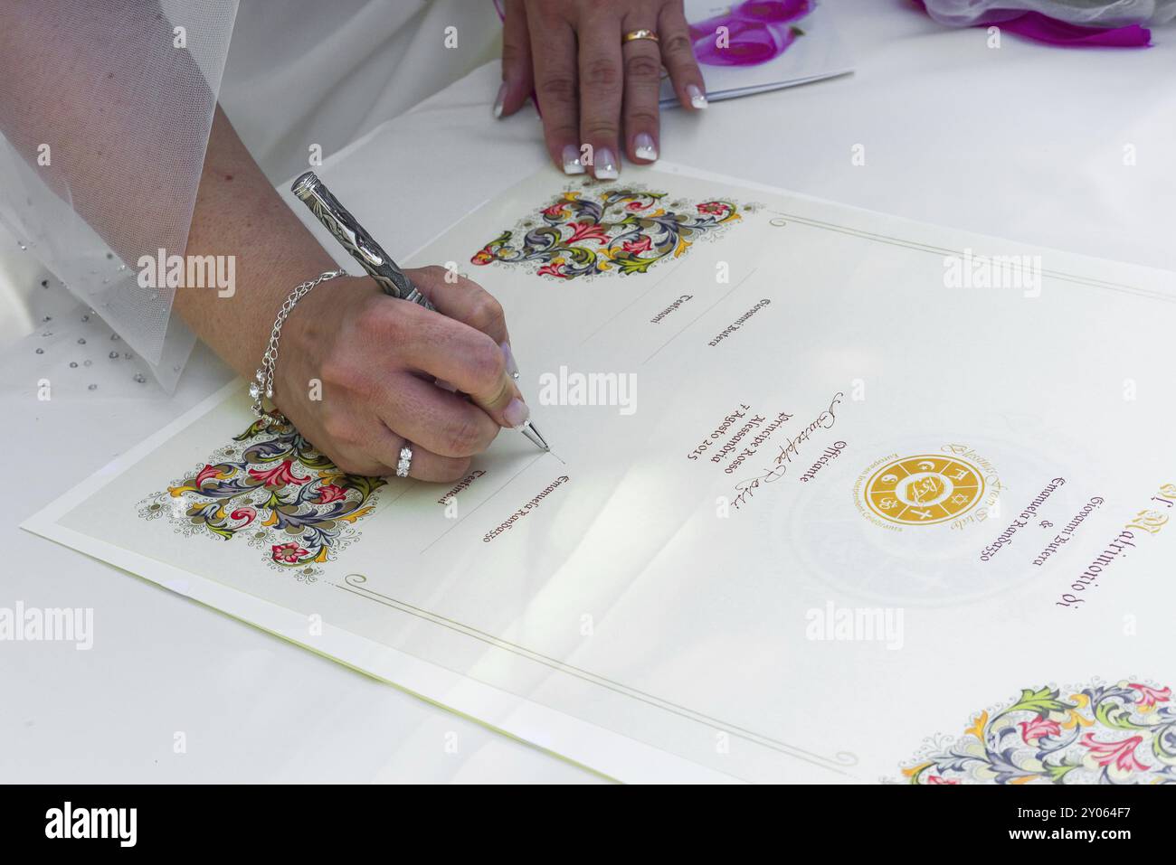 The signature after the wedding ceremony Stock Photo - Alamy