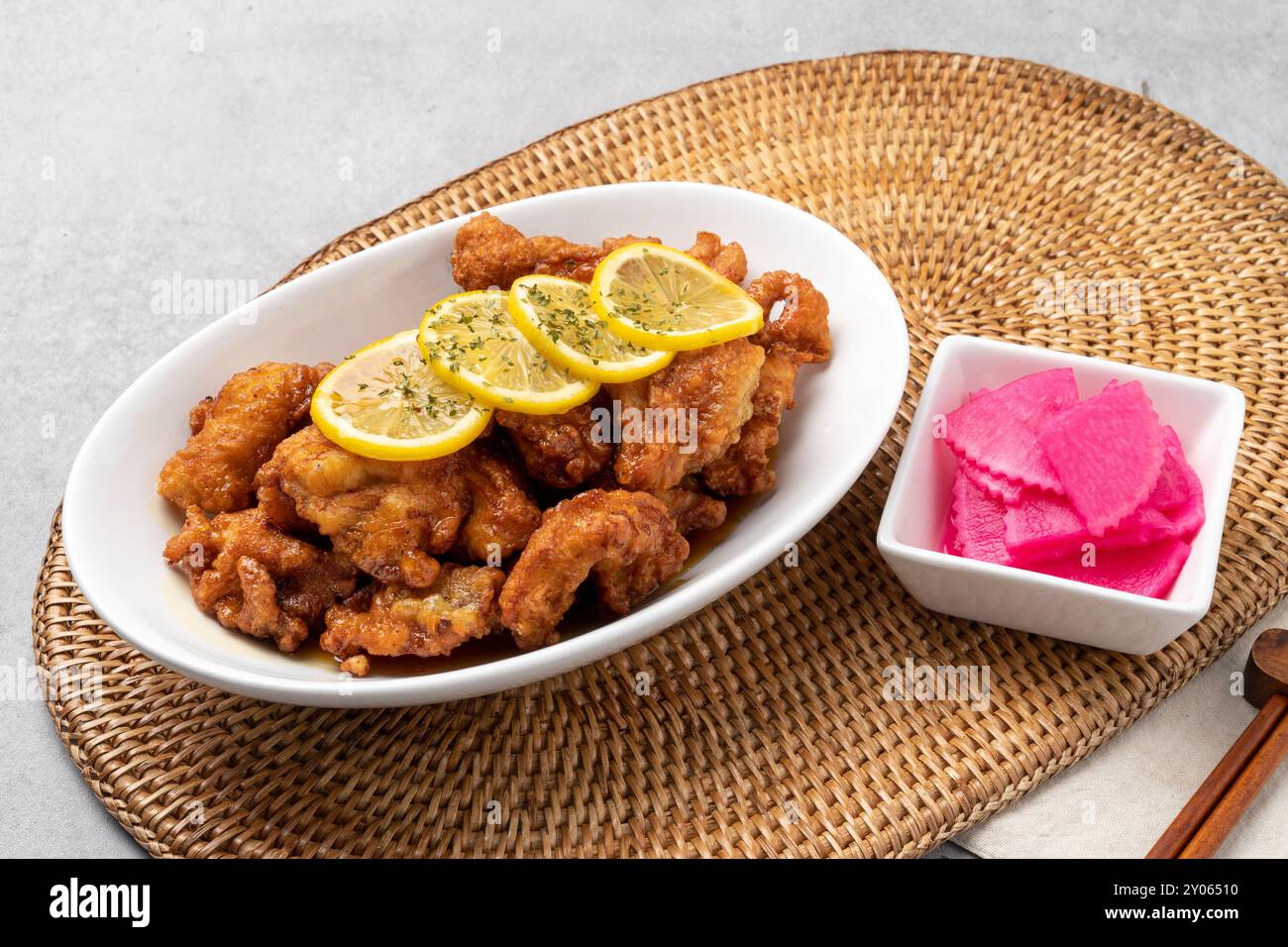 Thai food, Pad see yukkung, pineapple, fried rice, footpot pong curry ...