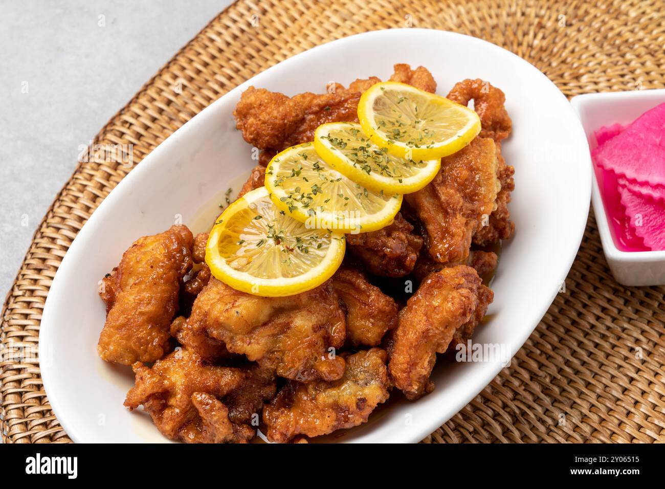 Thai food, Pad see yukkung, pineapple, fried rice, footpot pong curry ...