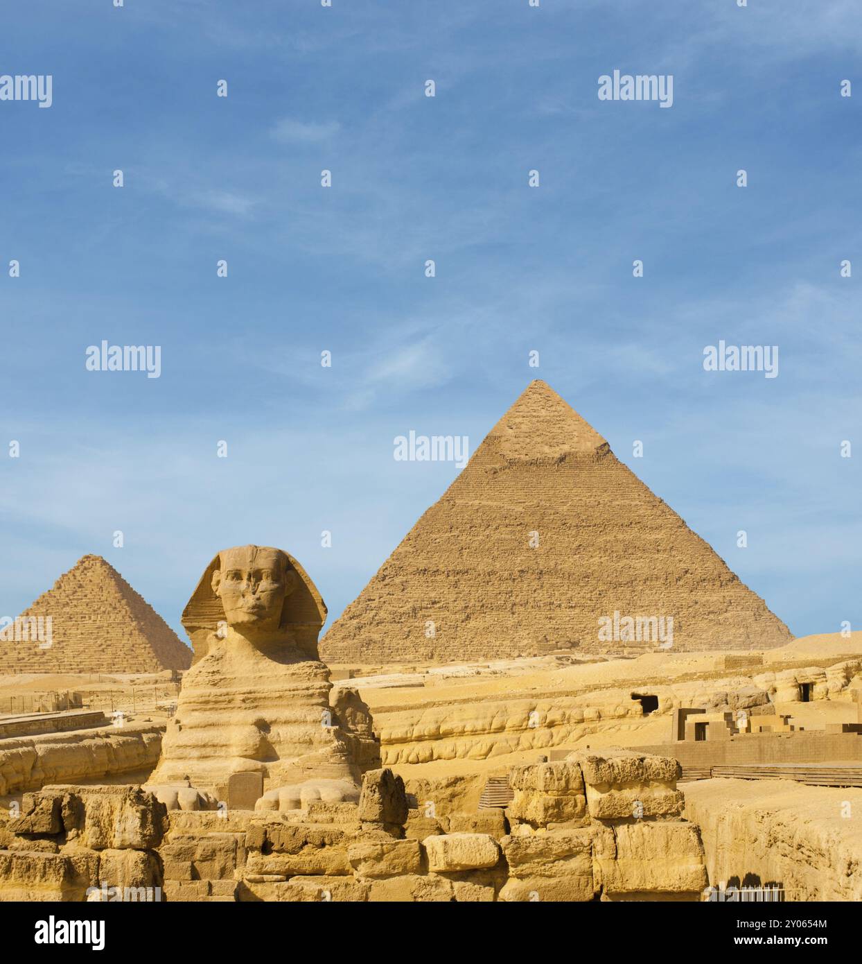 Front facing Sphinx and the large Egyptian Pyramids of Khafre, Menkaure ...