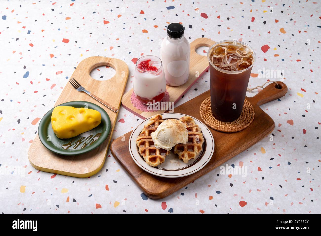 Cafe, cake, cheese, Jerry, ice cream, croiffle, croissant, waffle ...