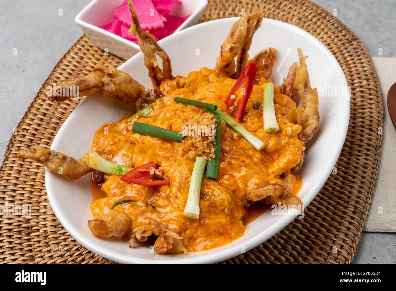 Thai food, Pad see yukkung, pineapple, fried rice, footpot pong curry ...