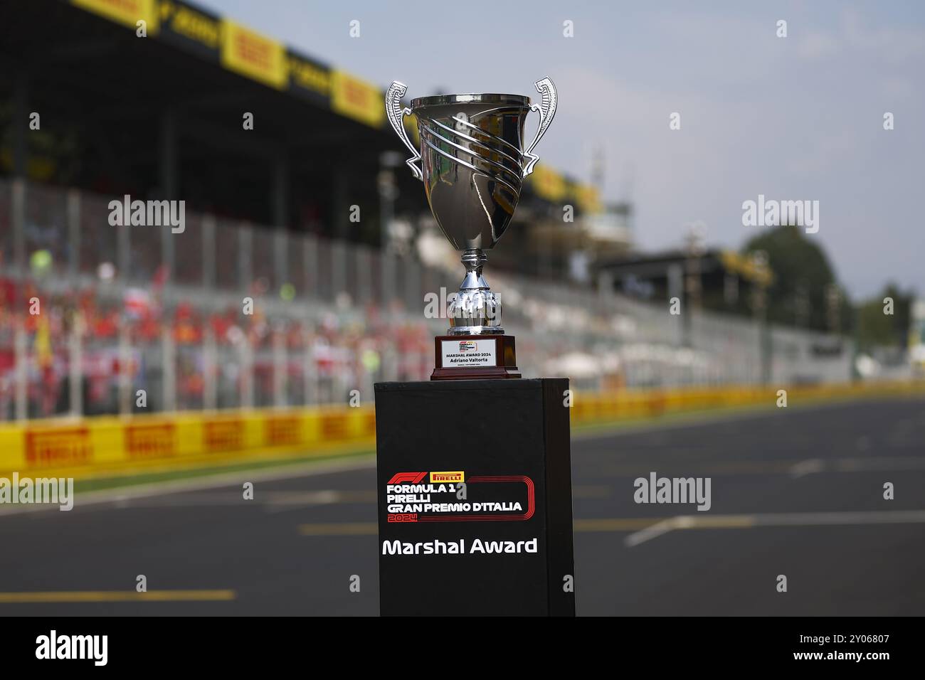 FIA marshall, commissaire de piste, marshal, marshalls, marshals award ...