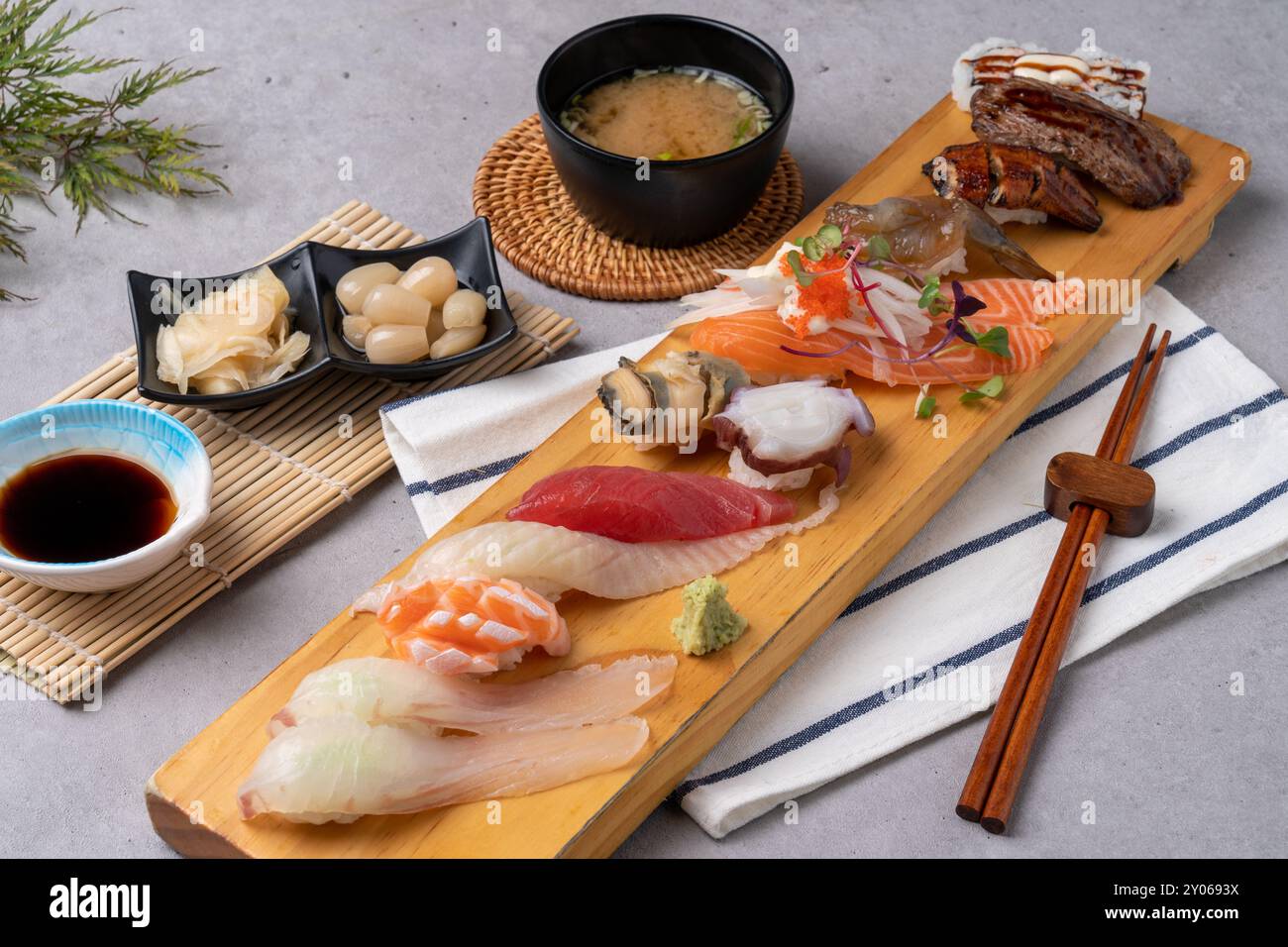 Japanese food, sashimi, salmon, flatfish, shrimp, sushi, soy sauce ...