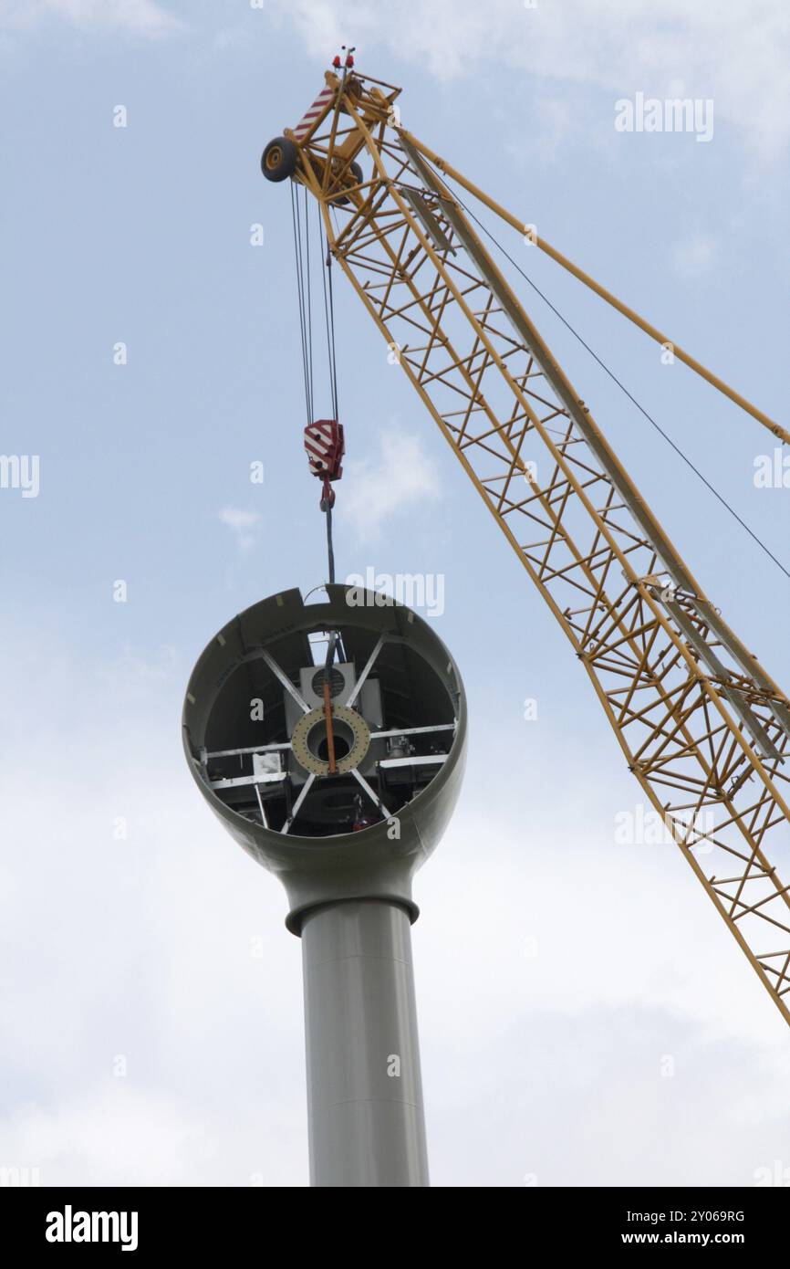 Wind turbine assembly Stock Photo - Alamy