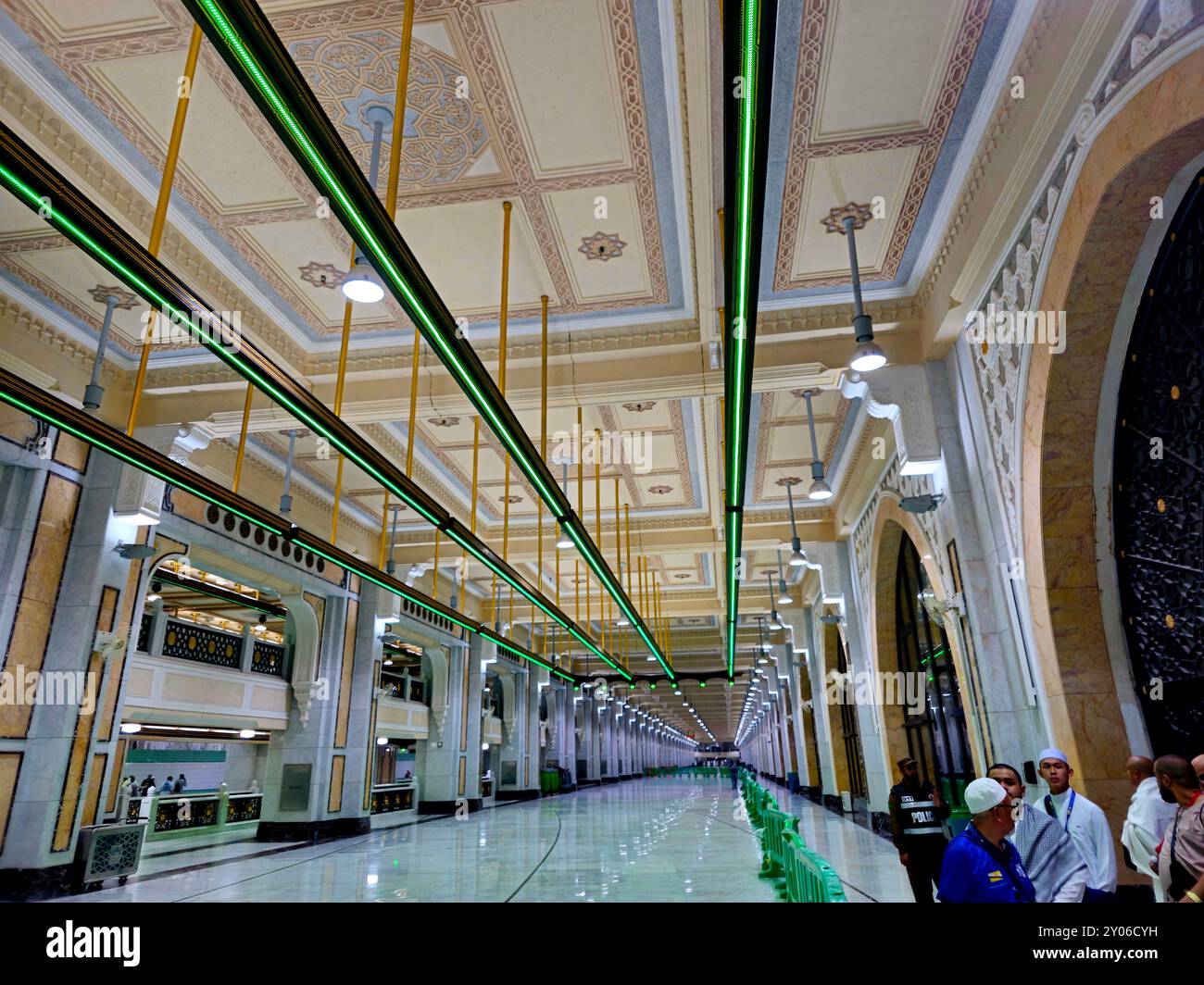 Mecca, Saudi Arabia, June 4 2024: Muslims travel back and forth between ...