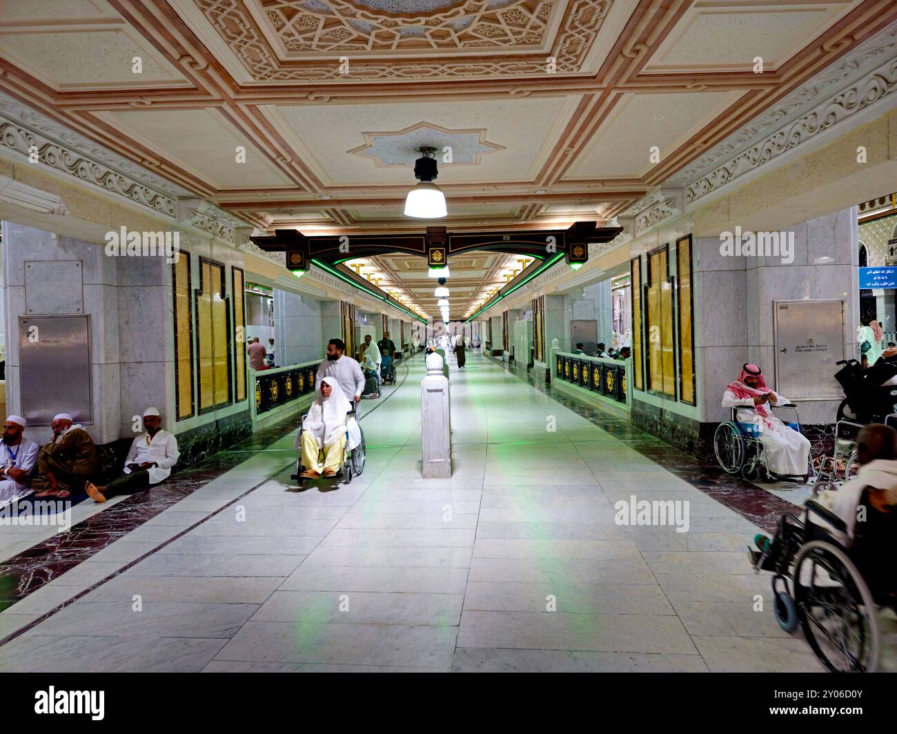 Mecca, Saudi Arabia, June 5 2024: Muslims travel back and forth between ...