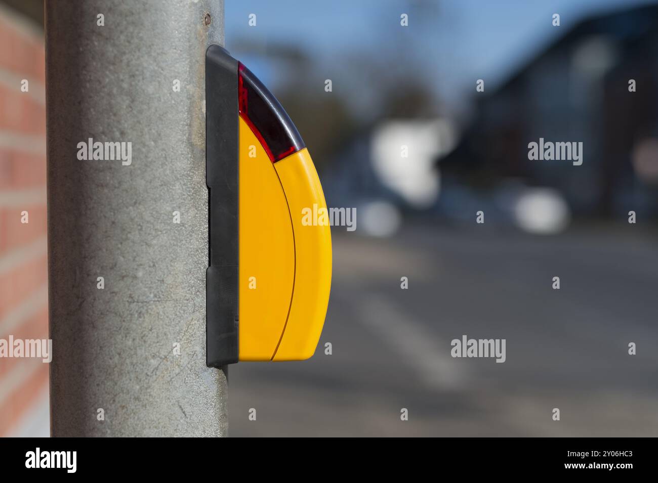 Yellow button for a traffic light Stock Photo - Alamy