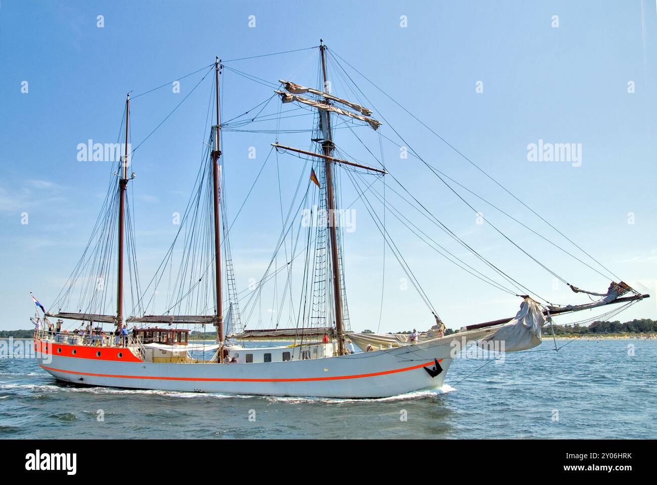 Three masted schooners hi-res stock photography and images - Alamy
