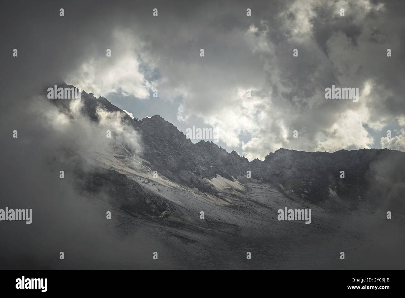 Slope backdrop hi hi-res stock photography and images - Alamy