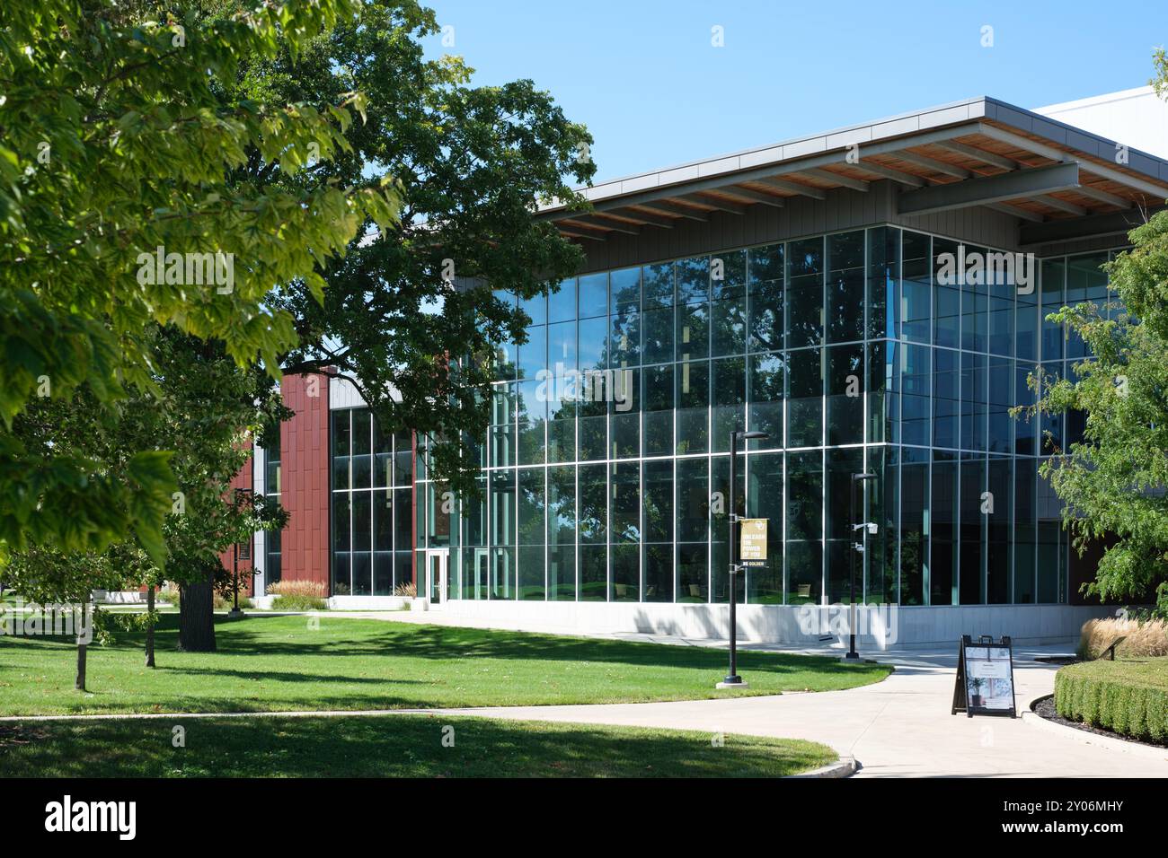 Oakland Center, the student center on the campus of Oakland University ...