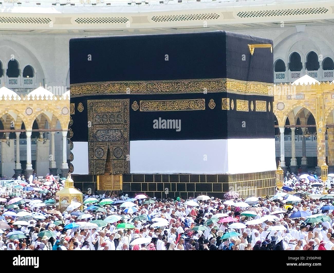 Mecca, Saudi Arabia, June 4 2024: Tawaf around Kaaba in Hajj ...