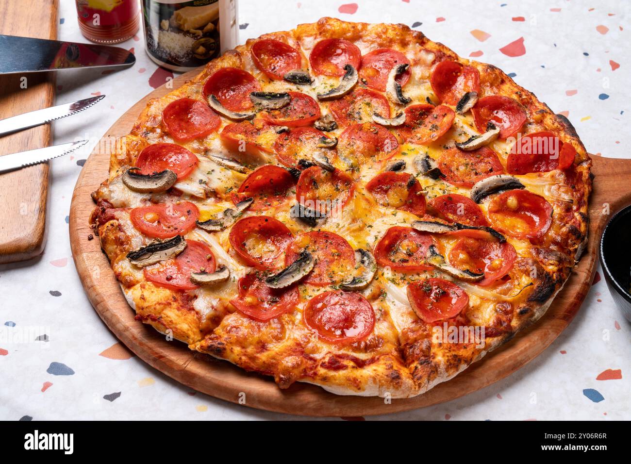 Pizza, mushroom, pepperoni, oven, street, cream, pasta, spaghetti, pork ...