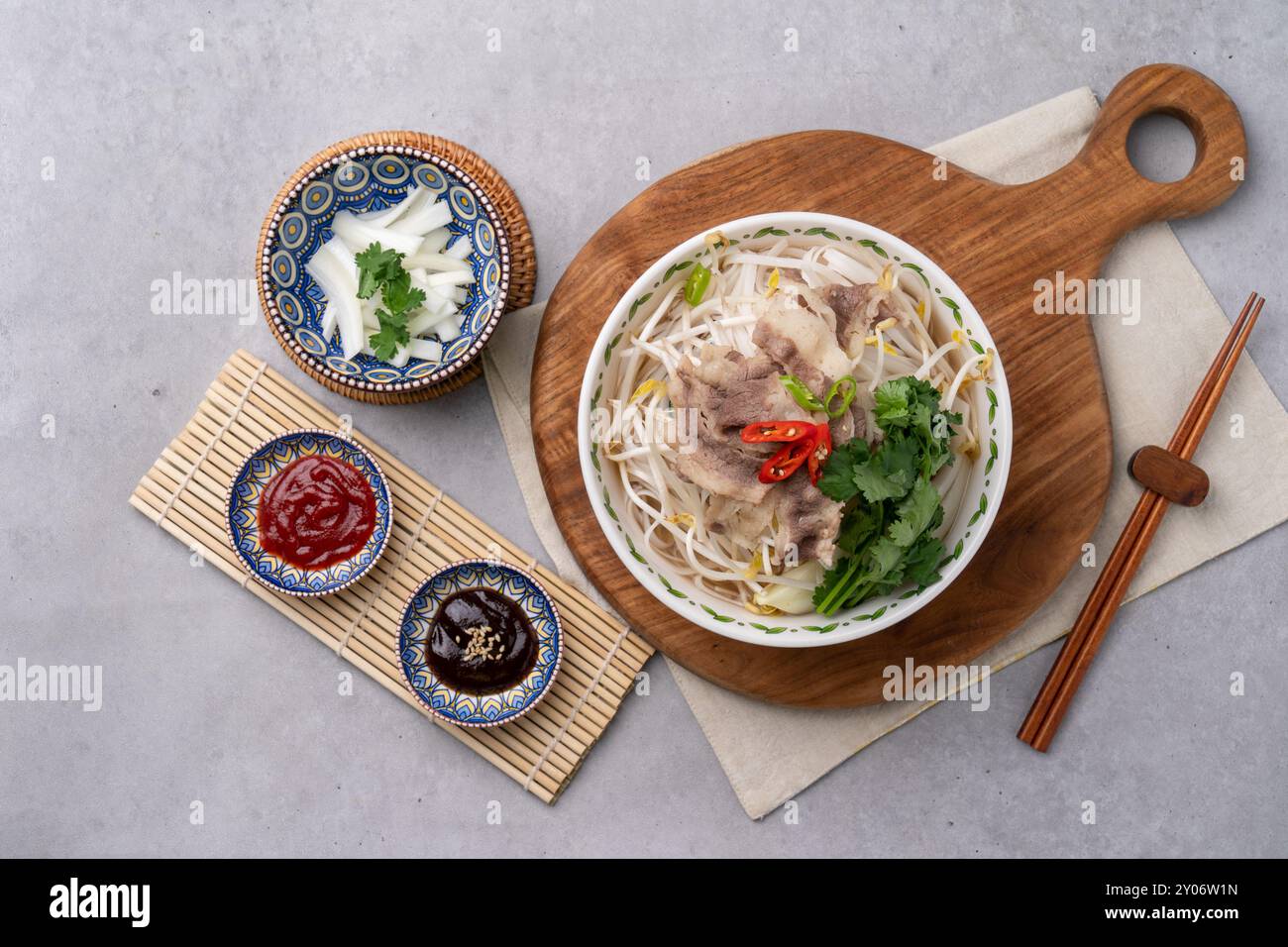 Beef, rice noodles, side dishes, drinks, menbosa, Thai food, fried rice ...