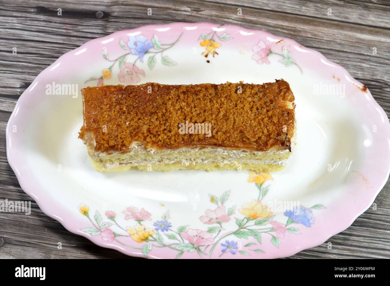 Lotus gateau lux made of Lotus Biscuit and spread, cream cheese ...