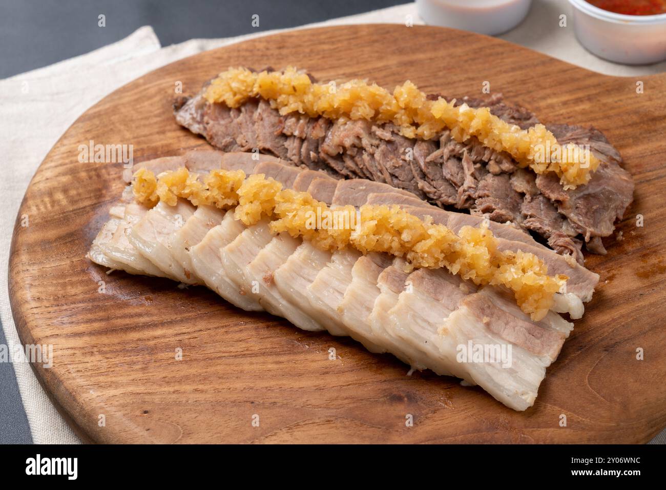 Korean food, bossam, suyuk, garlic, pork, steamed pork, jokbal, feet ...