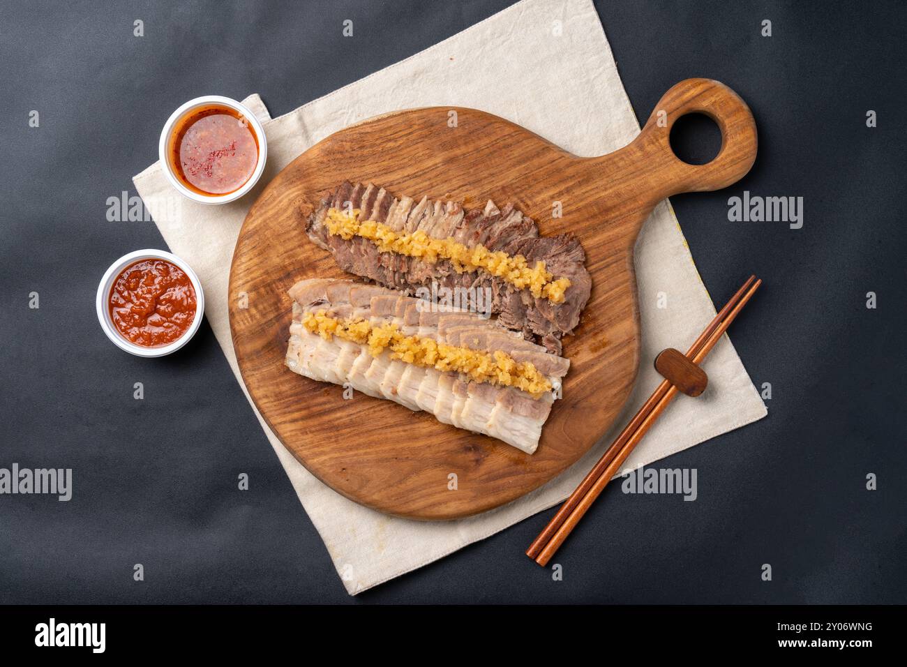 Korean food, bossam, suyuk, garlic, pork, steamed pork, jokbal, feet ...