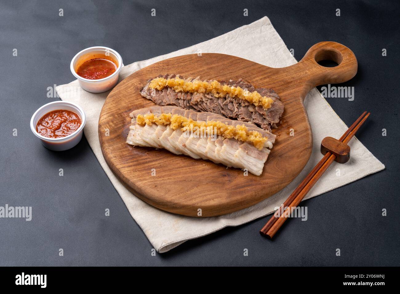 Korean food, bossam, suyuk, garlic, pork, steamed pork, jokbal, feet ...