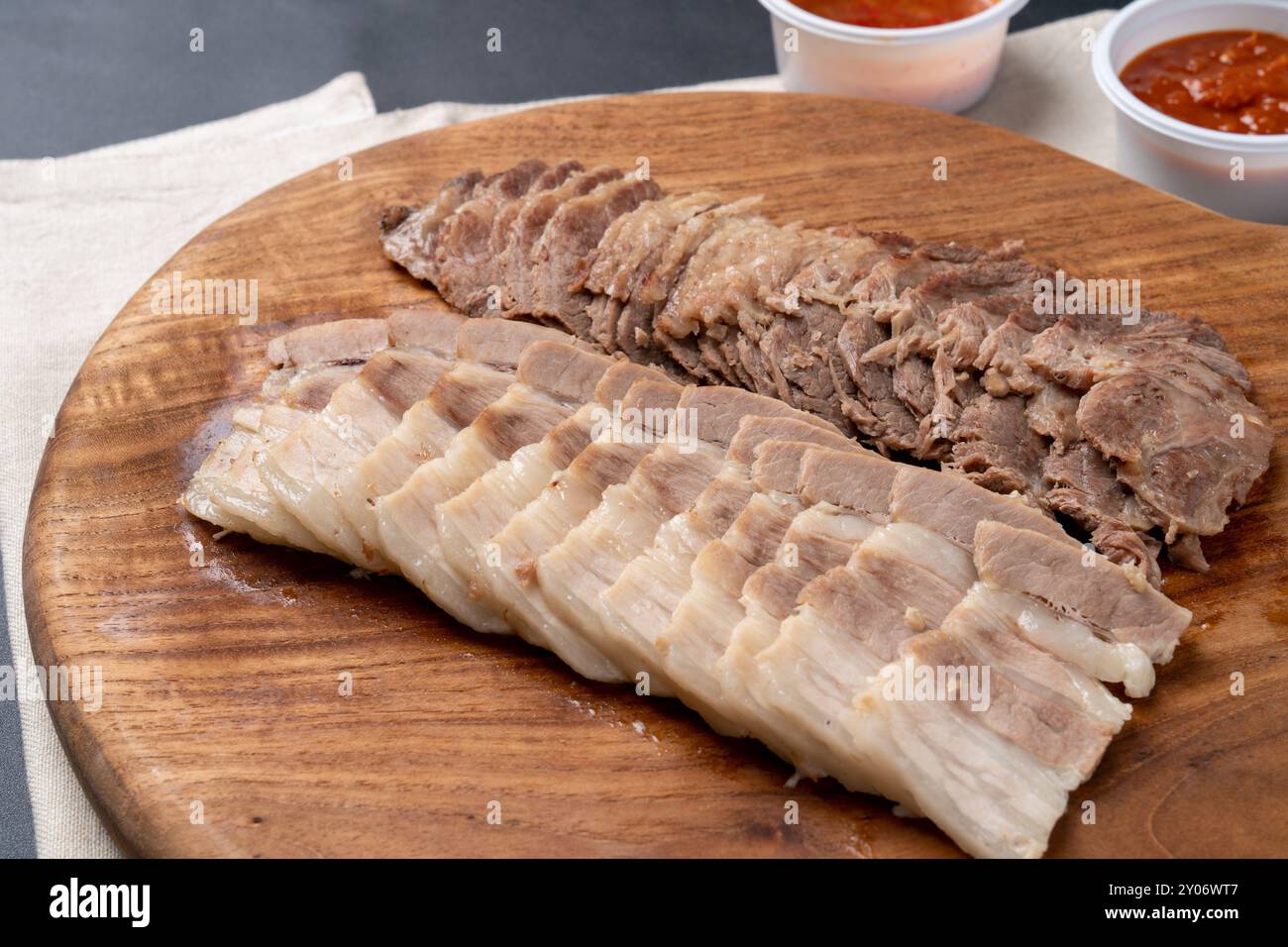 Korean food, bossam, suyuk, garlic, pork, steamed pork, jokbal, feet ...