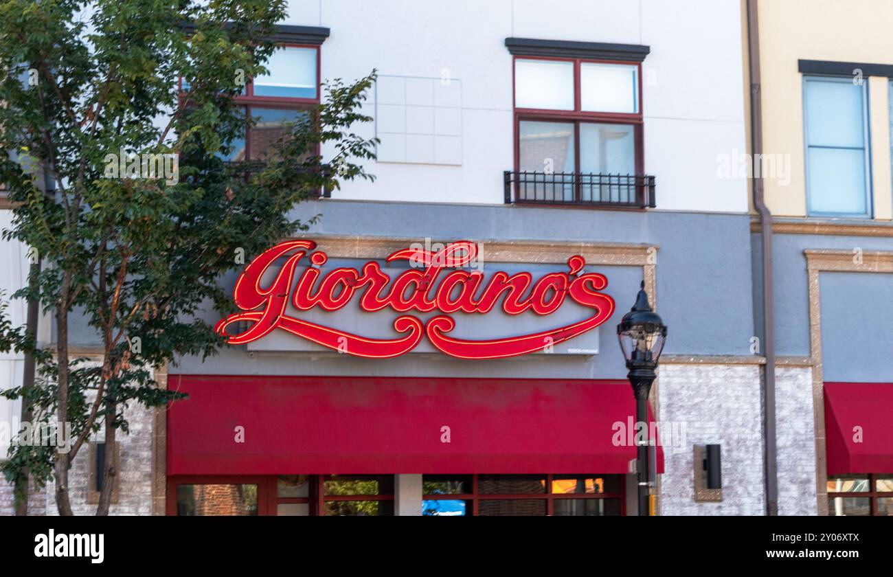 Giordanos Pizza restaurant sign in downtown Naperville, Illinois Stock ...