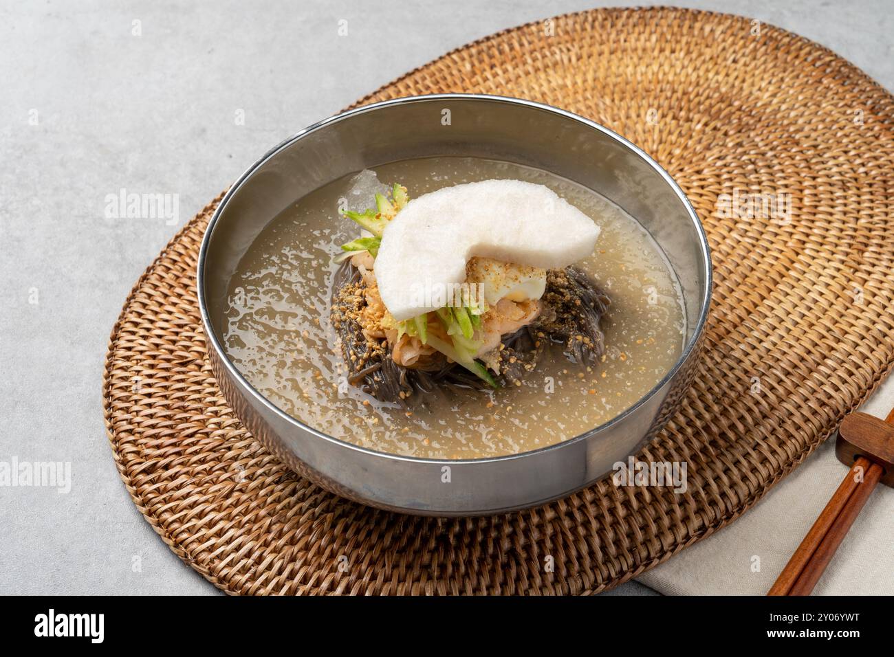 Korean food, Pyongyang, dumplings, cold buckwheat noodles, bibim ...