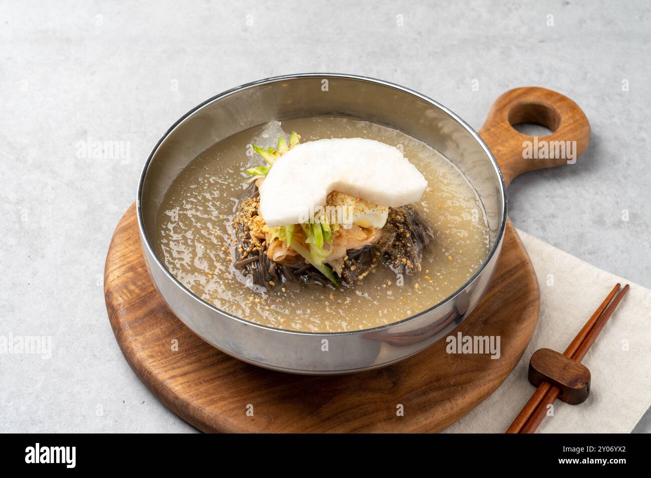 Korean food, Pyongyang, dumplings, cold buckwheat noodles, bibim ...