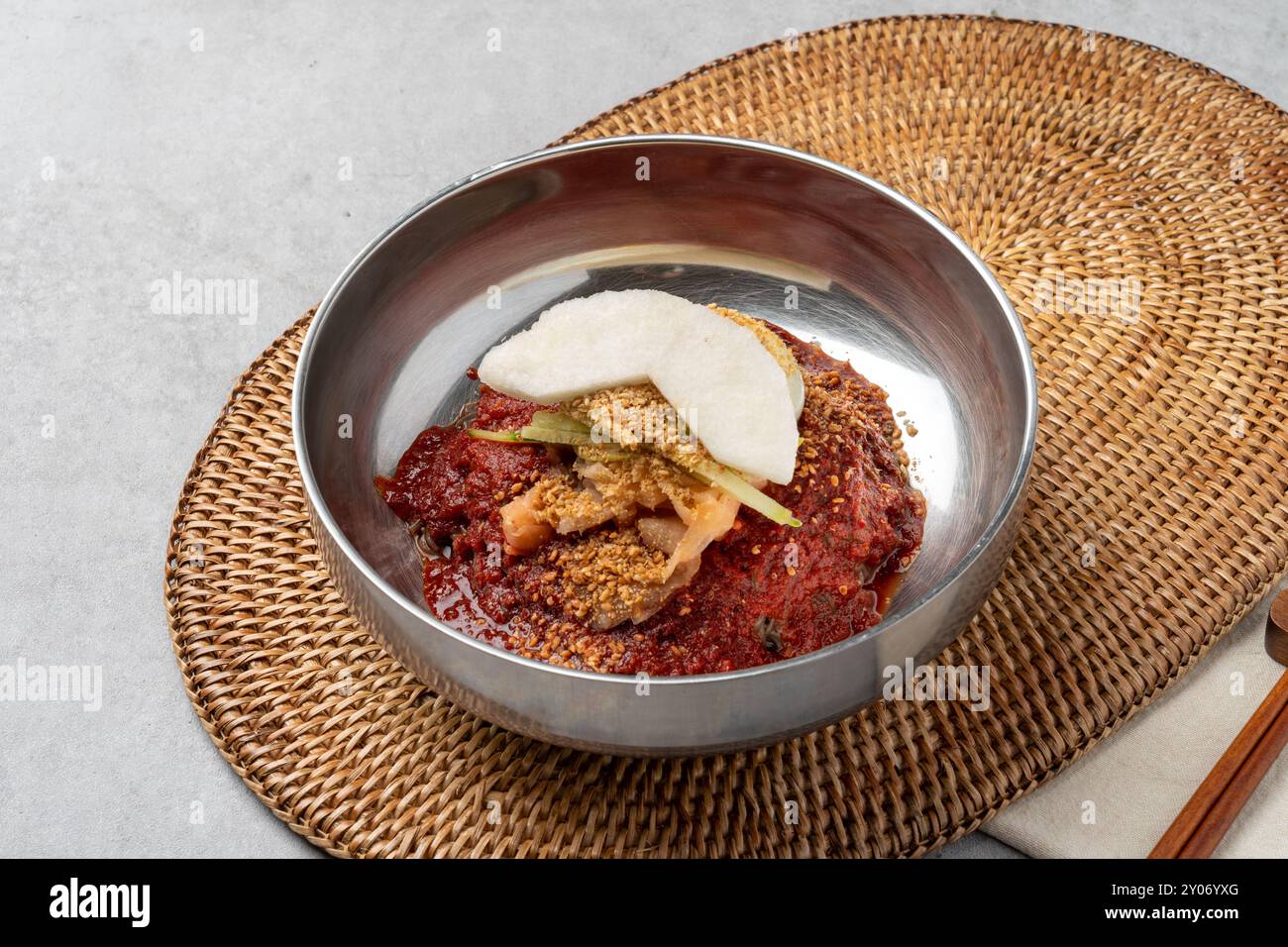 Korean food, Pyongyang, dumplings, cold buckwheat noodles, bibim ...