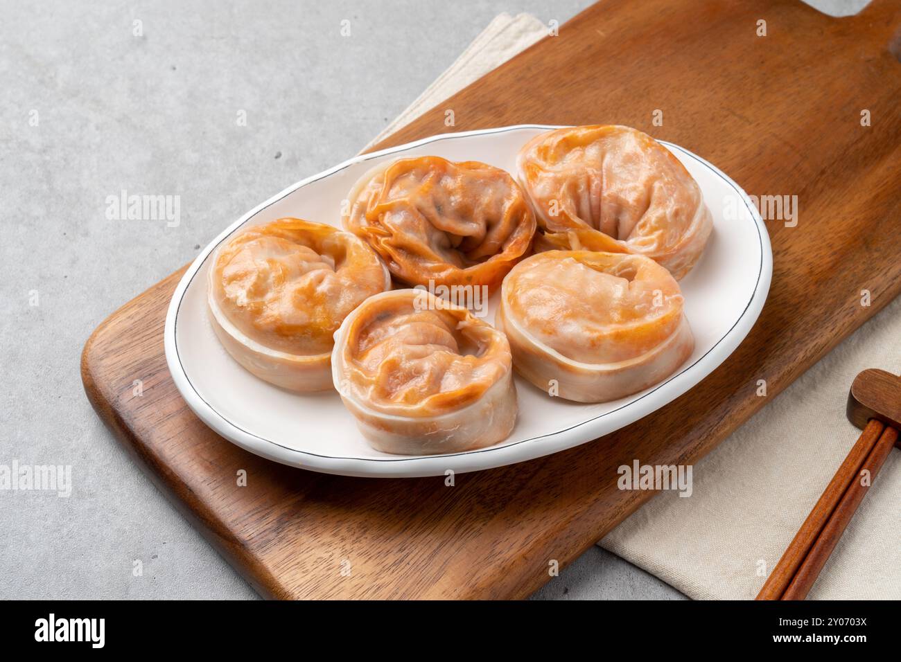 Korean food, Pyongyang, dumplings, cold buckwheat noodles, bibim ...