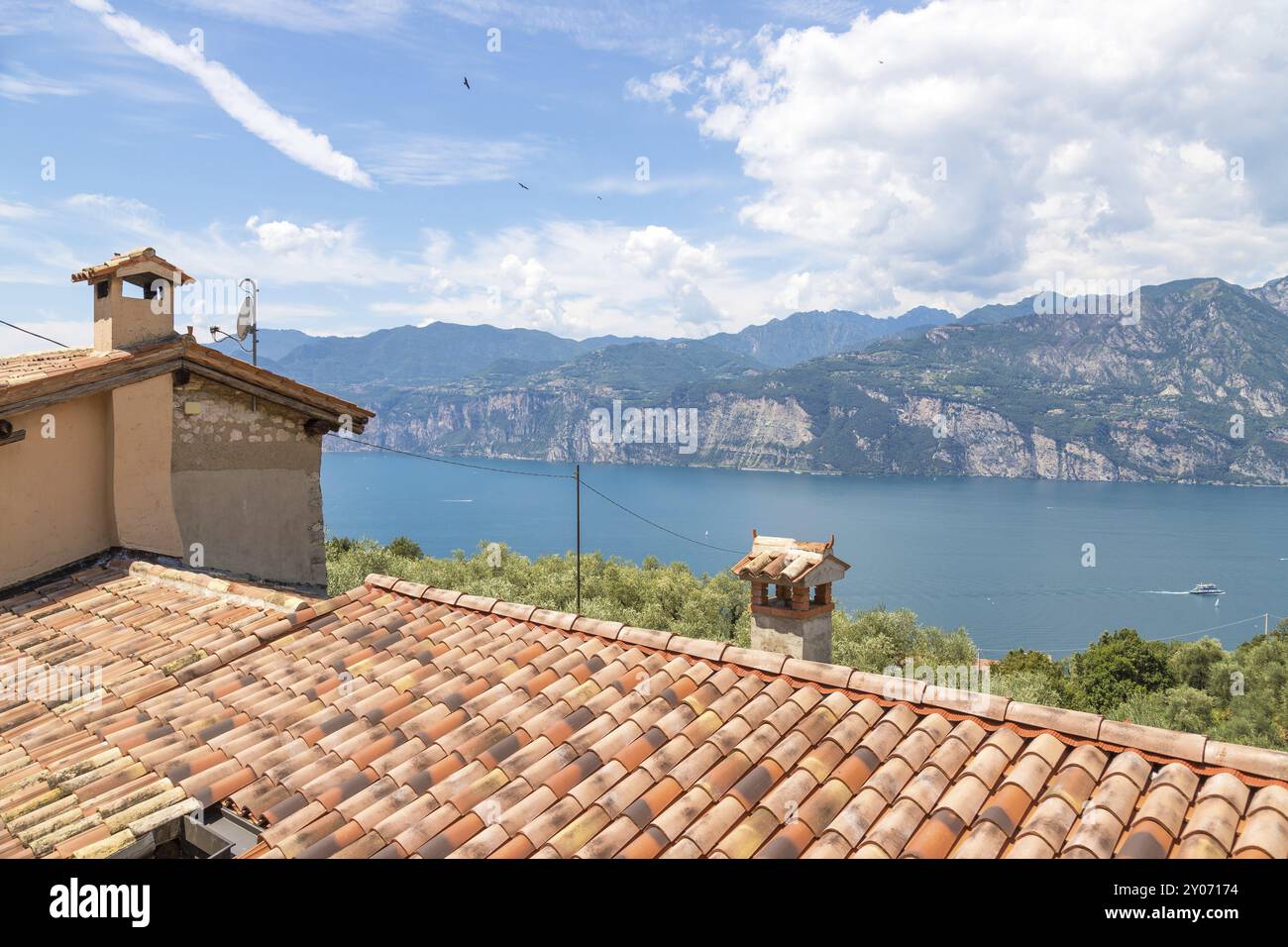 Roof of an Italian house, red shingles Stock Photo - Alamy