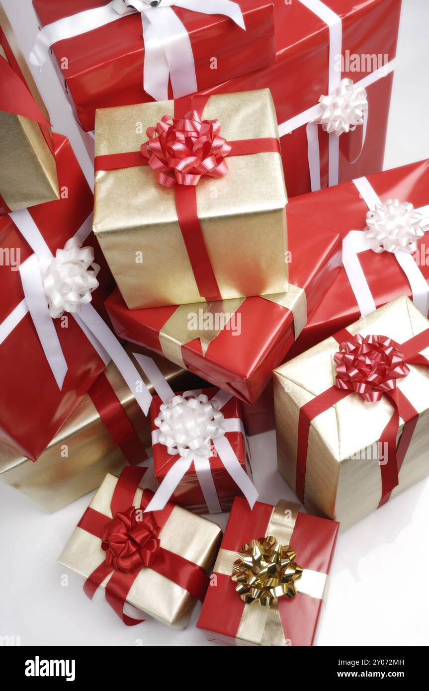 Christmas presents various size hi-res stock photography and images - Alamy