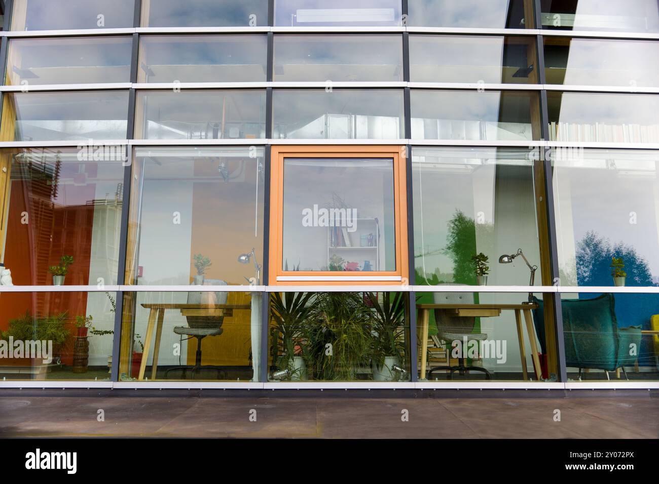 Transparent sheets hi-res stock photography and images - Alamy