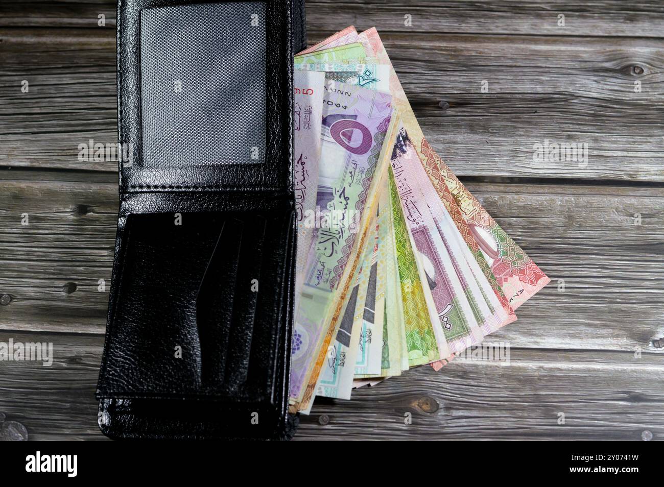 Saudi Arabian Riyals bills banknotes, pile of SAR riyal cash money ...