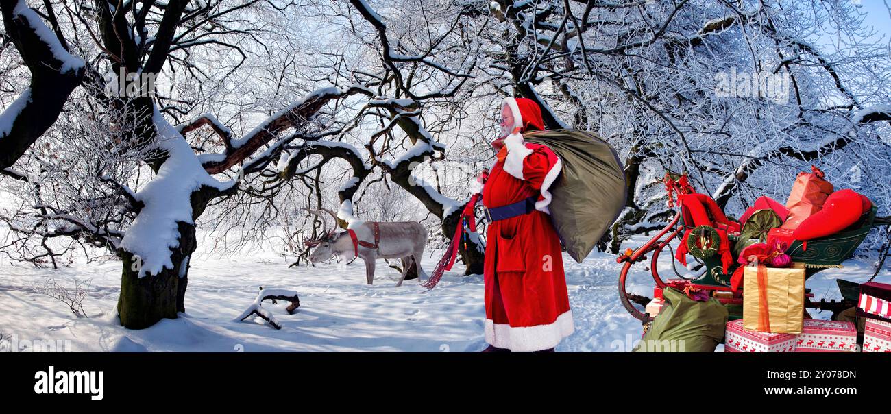 St. Nicholas on his way to the children Stock Photo - Alamy