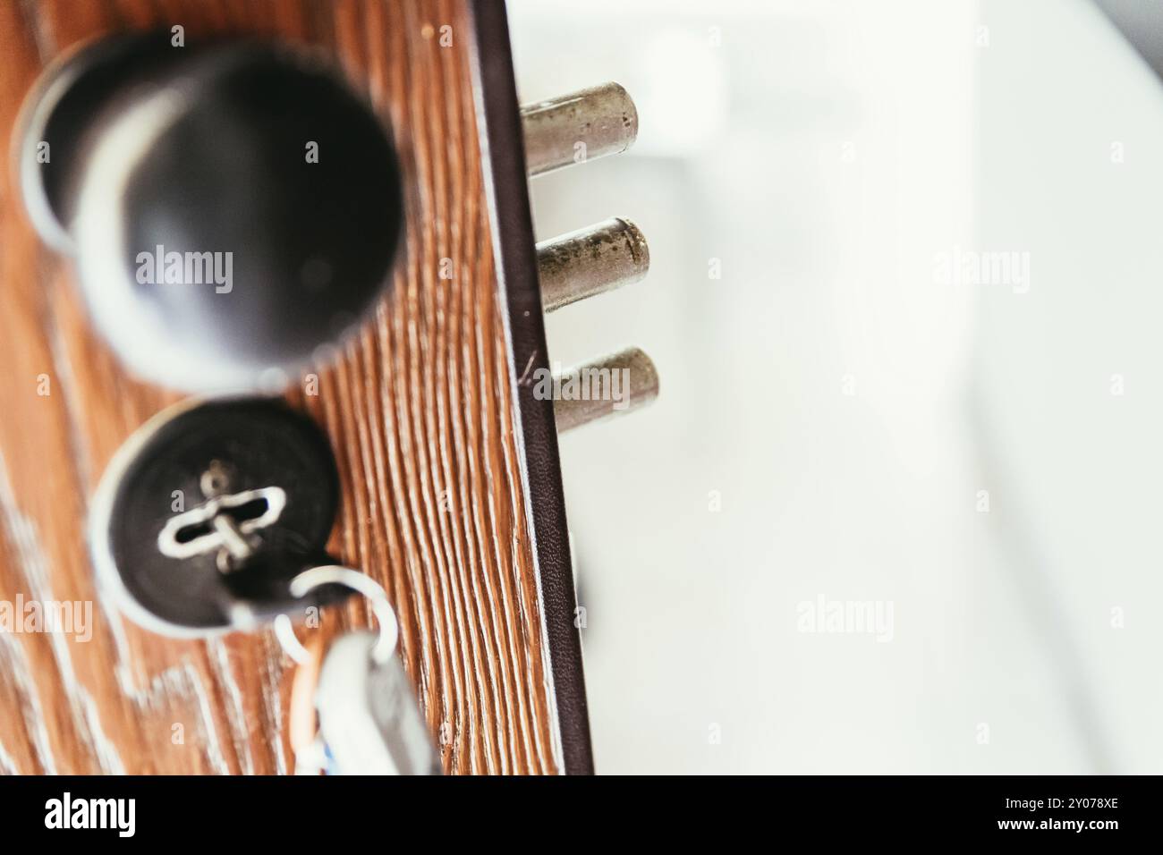 Theft breaking in door hi-res stock photography and images - Alamy