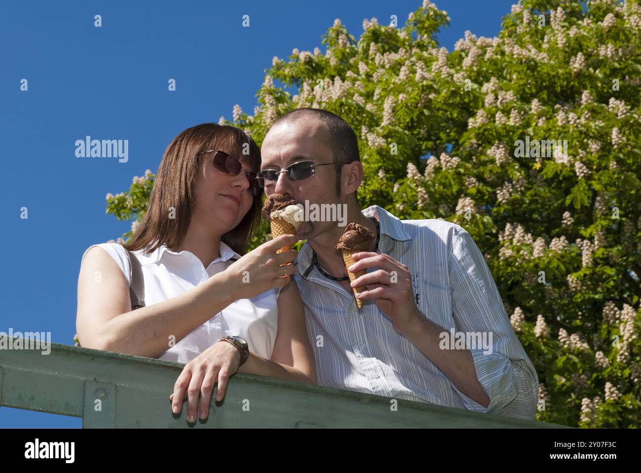 Wafer together hi-res stock photography and images - Alamy
