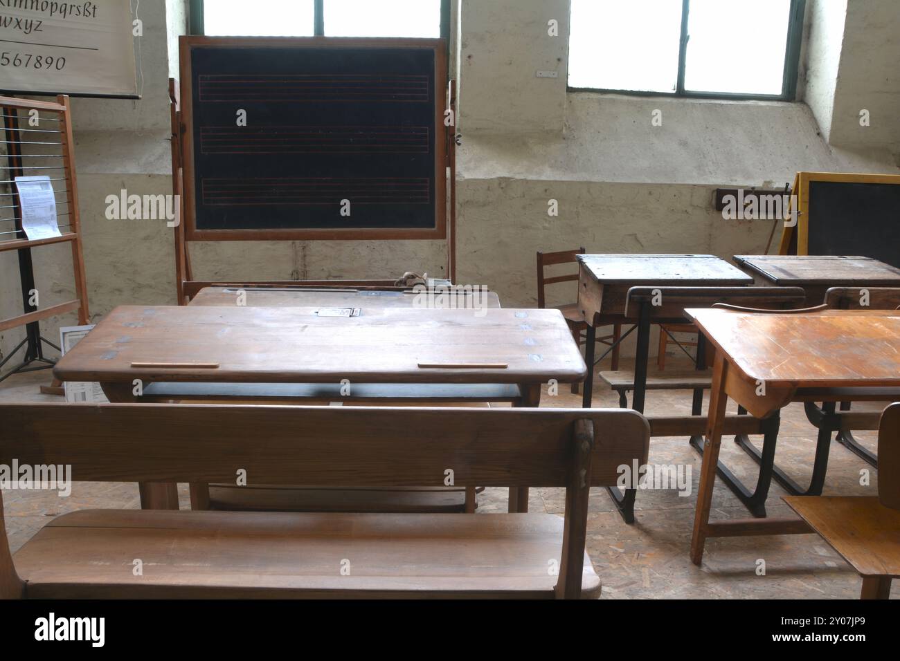 Old style classroom hi-res stock photography and images - Alamy