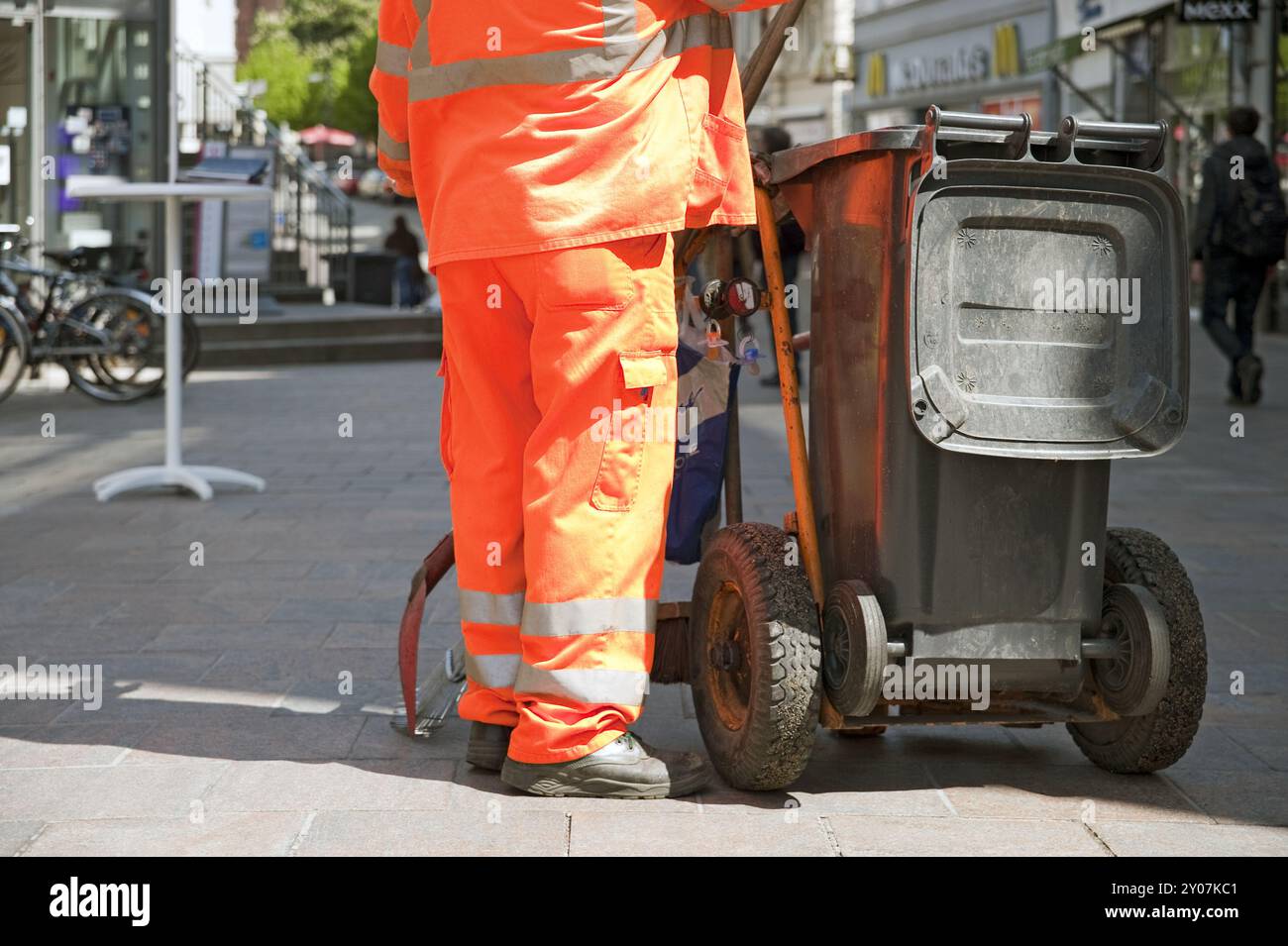 Cleaning streets city centre hi-res stock photography and images - Alamy