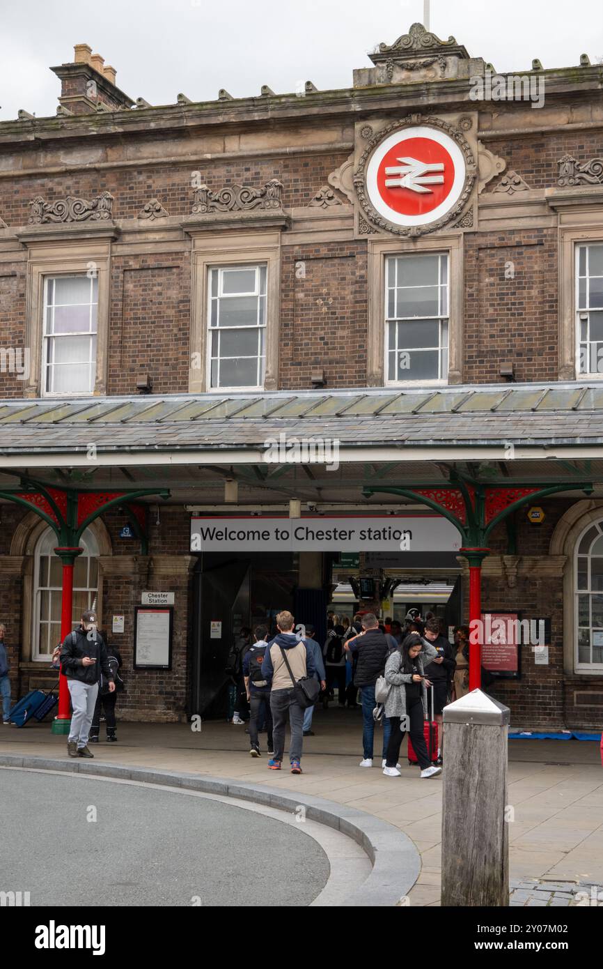 Chester railway hi-res stock photography and images - Alamy